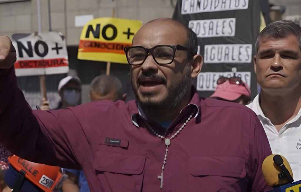 Familiares denunciaron agresión contra el periodista Carlos Julio Rojas ...